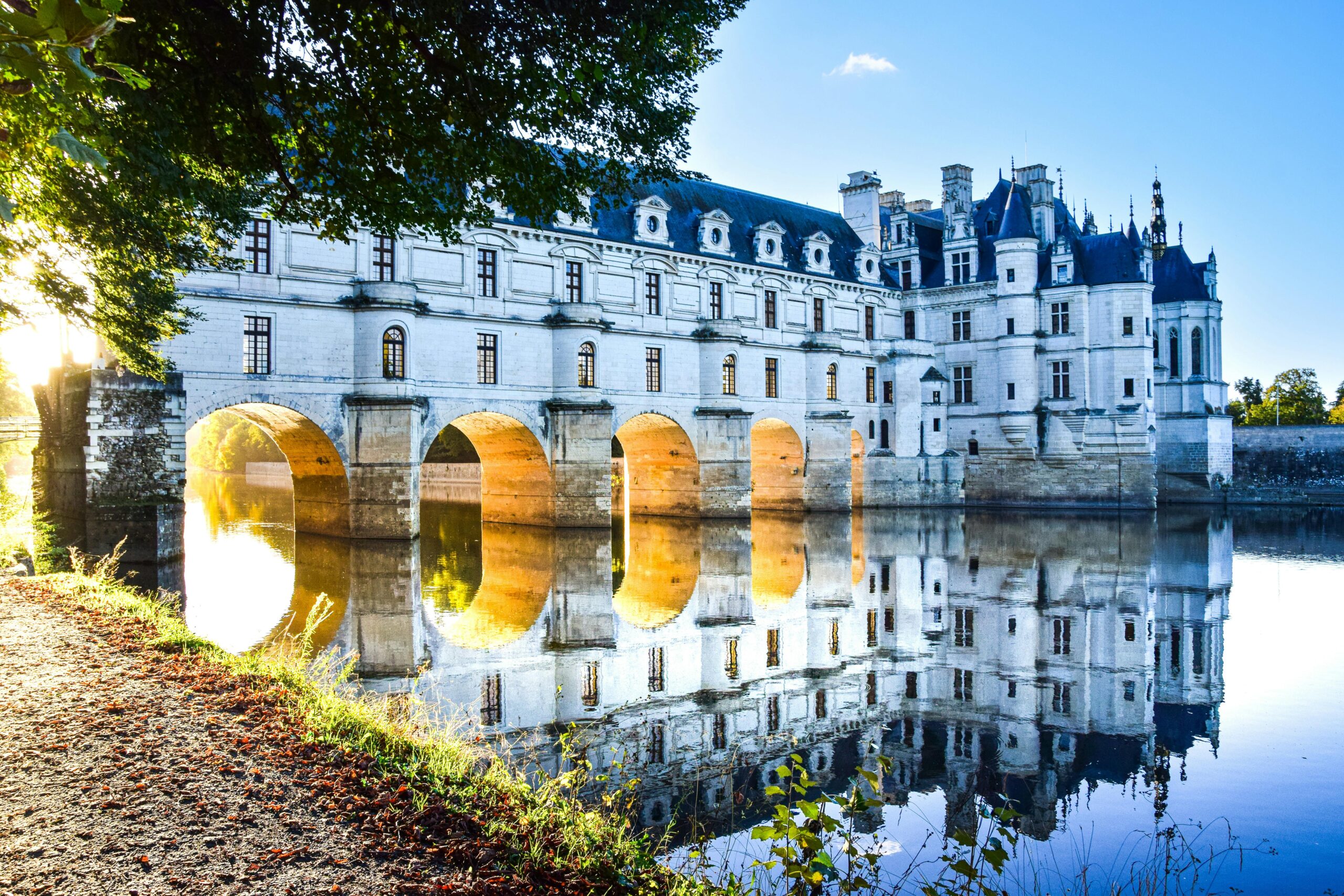 30 Easy Day Trips from Paris by Train (+ Map & Tips) - The Parisialite